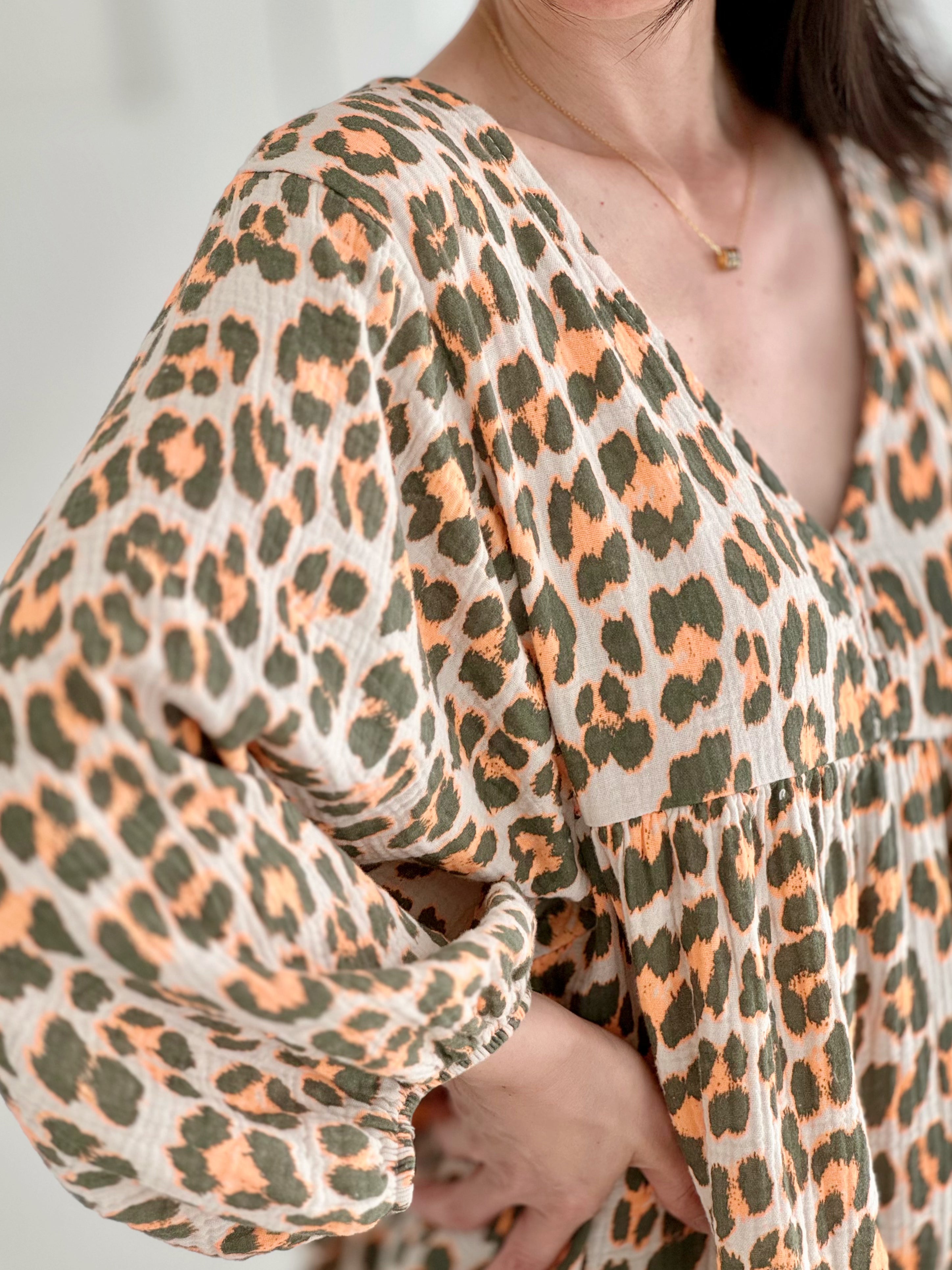 Musselin Kleid, Neon-Leo, Khaki – sismeer