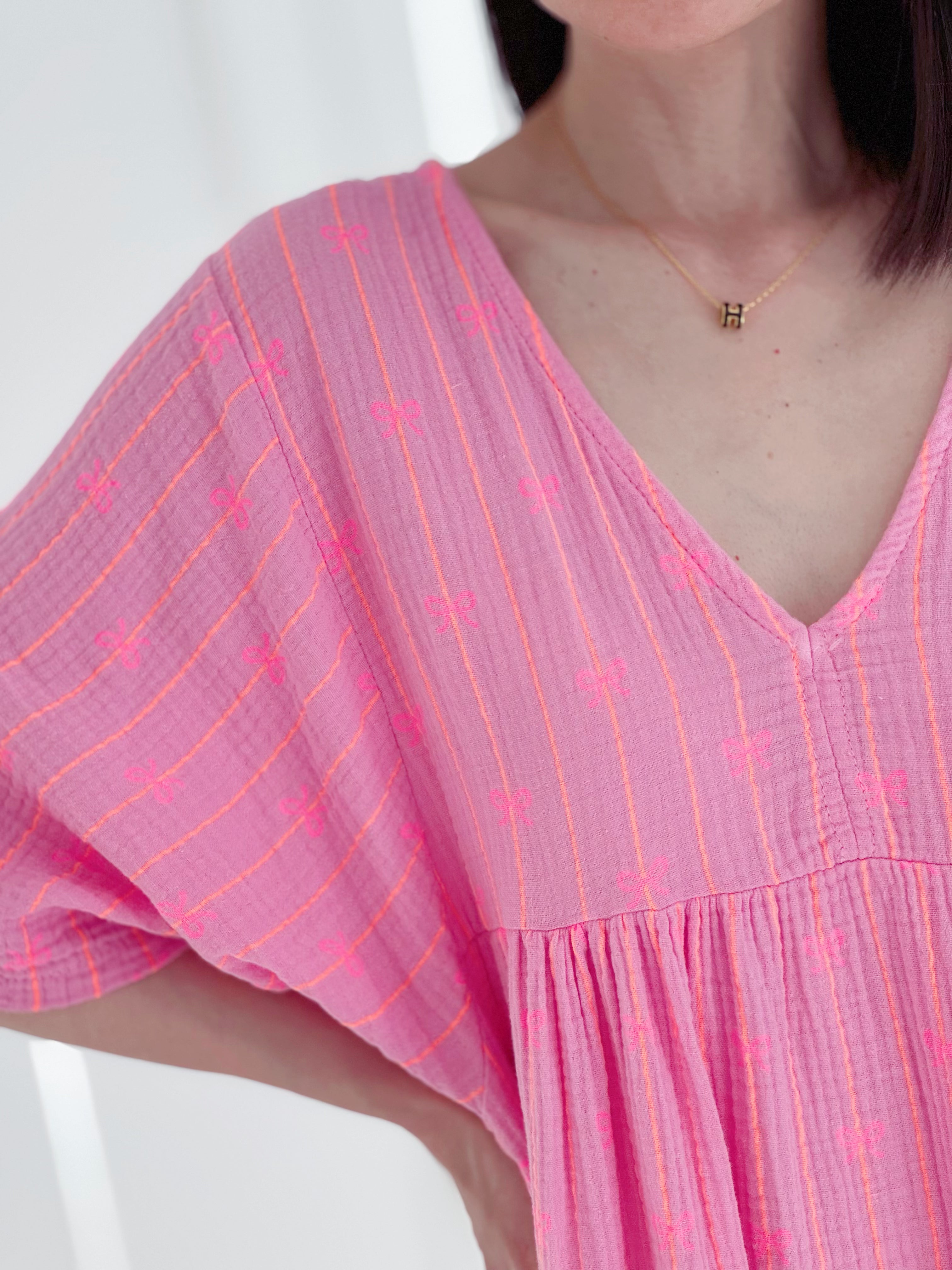 Musselin Kleid, Kurzarm, Schleifchen, Rosa-Neon – sismeer